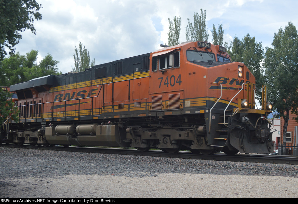 BNSF 7404